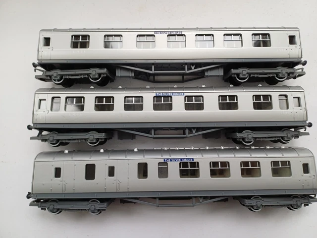 HORNBY SILVER Jubilee Style Coaches - Rake of 3 £63.10 - PicClick UK