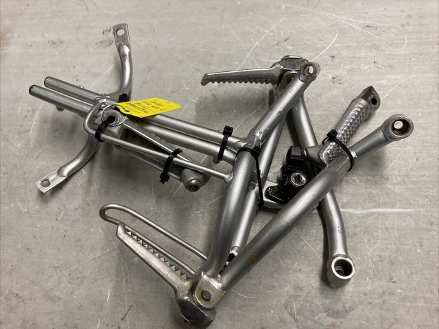 GENUINE HONDA VFR400 NC24 1986 Pillion Footrest Assemblies And Rider ...
