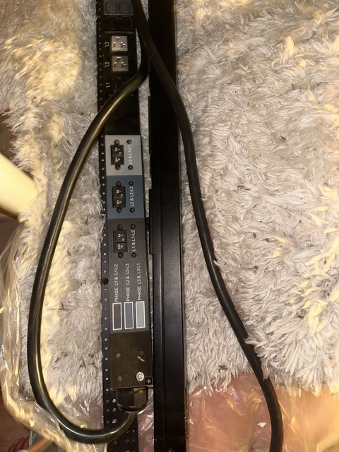 TRIPP LITE PDU3MV6L2130 3-Phase Metered 48-Outlets 8.6KW 120V/208V PDU ...