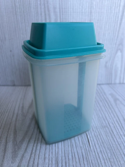 TUPPERWARE BEETROOT CONTAINER Pick-a-Deli with Strainer Teal Hardly ...