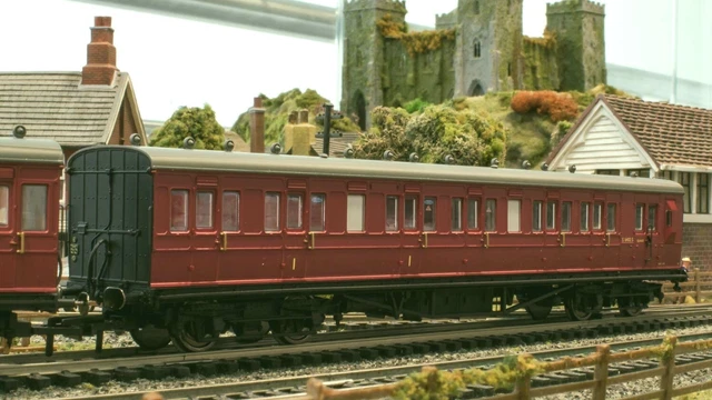 HORNBY R4748 BR Ex LSWR Non-Corridor Brake Composite Coach 'S 6402 S ...