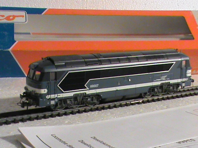 LOCOMOTIVE DIESEL HO ROCO/63460/DIESEL CC 68007 SNCF /SIGLE CASQUETTE ...