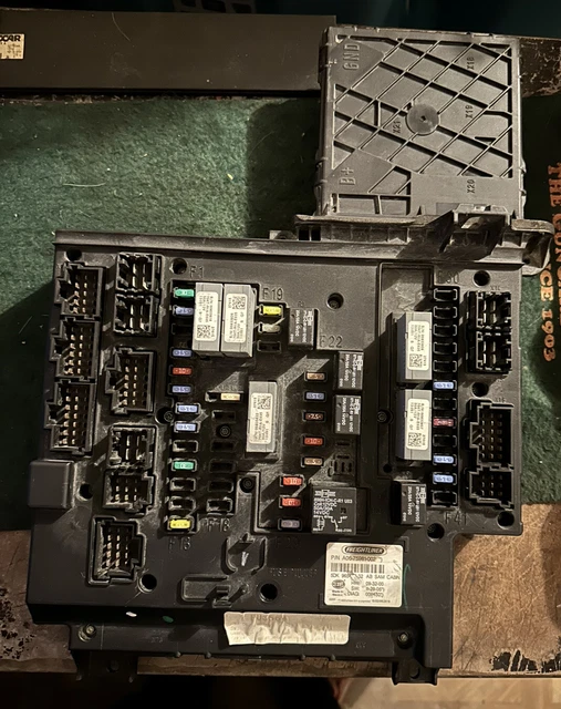 FREIGHTLINER FUSE BOX Power Distribution Module SAM CABIN A06-75981-002 ...