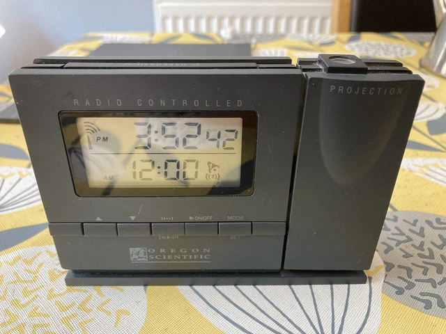 OREGON SCIENTIFIC MATT Black Edition Projection Clock Model RM318PU ...