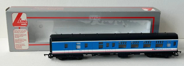 LIMA 305307A5 MK1 BSK Network SouthEast 35193 Boxed Train Carriage £16. ...