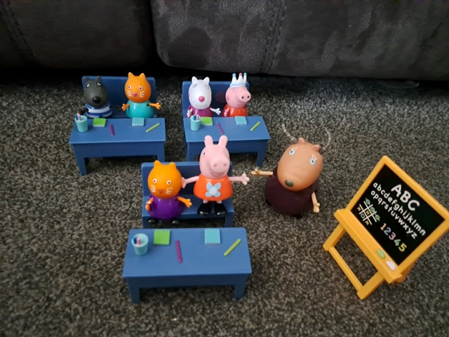 PEPPA PIG CLASSROOM Playset CBeebies Madame Gazelle Gift EUR 7,00 ...