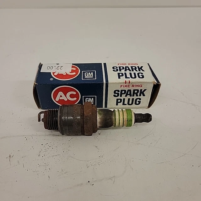 VINTAGE AC DELCO GM 45S Green, Fire Ring Spark Plugs #22 $4.99 - PicClick