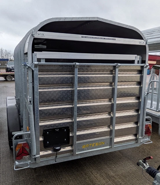 NEW BATESON 'RED-STRIPE' 4.2mtr/14ft Livestock Trailer with HD cattle ...