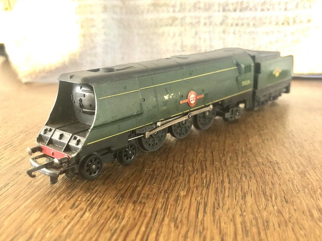 TRIANG T93 SR MERCHANT NAVY CLASS 4-6-2 35028 CLAN LINE BR Green - TT ...