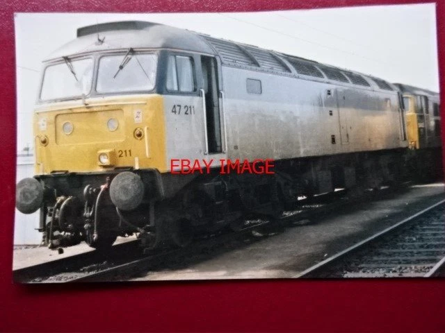 PHOTO CLASS 47 Diesel Loco No 47211 At Cambridge 26/5/89 £2.00 ...