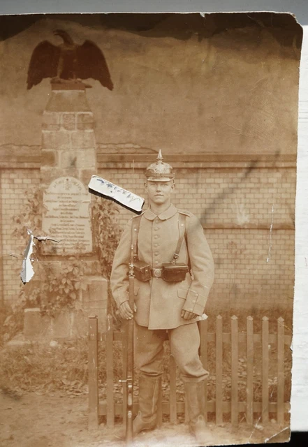 FOTO ALT WK1 Portrait Soldat Pickelhaube Gewehr Denkmal Adler ...