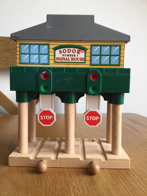 THOMAS & FRIENDS Wooden Railway Track Sodor Signal House No 3 £19.99 ...