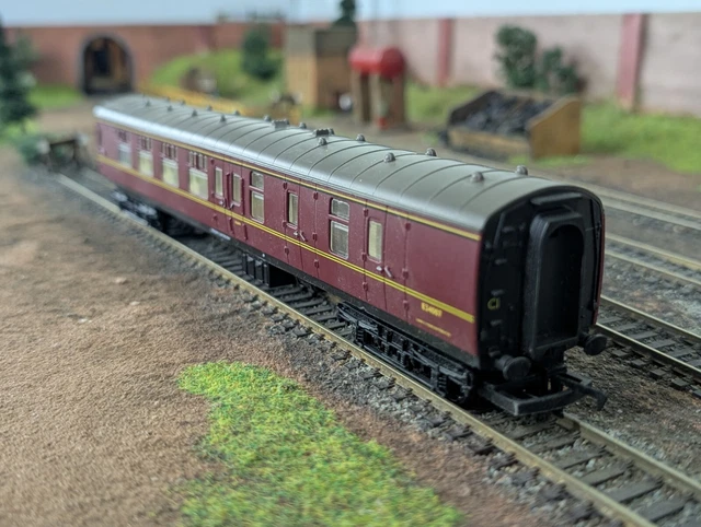 HORNBY R4004 MK1 Brake Coach (Eastern Region) E34007 £17.00 - PicClick UK