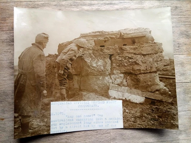 WW1 PRESS PHOTO Australian Soldiers & Machine Gun Emplacement At ...