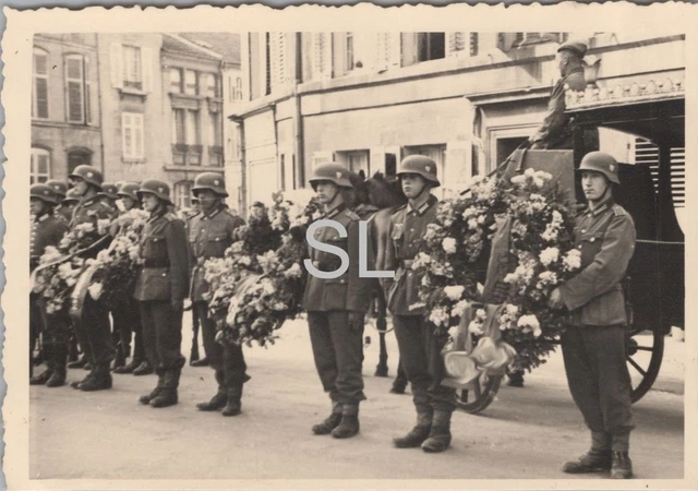 FOTO, MG.-BATL. 14, Beisetzung, Friedhof, Bar-le-Duc, Frankreich, 1942 ...
