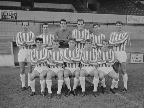 GROUP PHOTO OF Bristol Rovers FC, UK, 17th March 1964. - Old Photo EUR ...