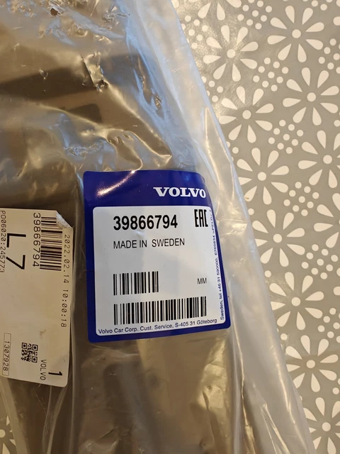 VOLVO XC90 MK1 Front Right Seat Side Panel Cover Genuine 39866794 £78. ...