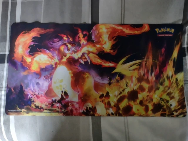 CHARIZARD VMAX PLAYMAT - From Charizard Ultra Premium Collection EUR 10 ...