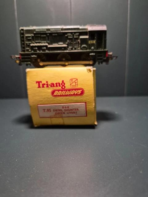 TRI-ANG TRIANG TT GAUGE T95 0-6-0 DIESEL SHUNTER D3115 GREEN LIVERY ...