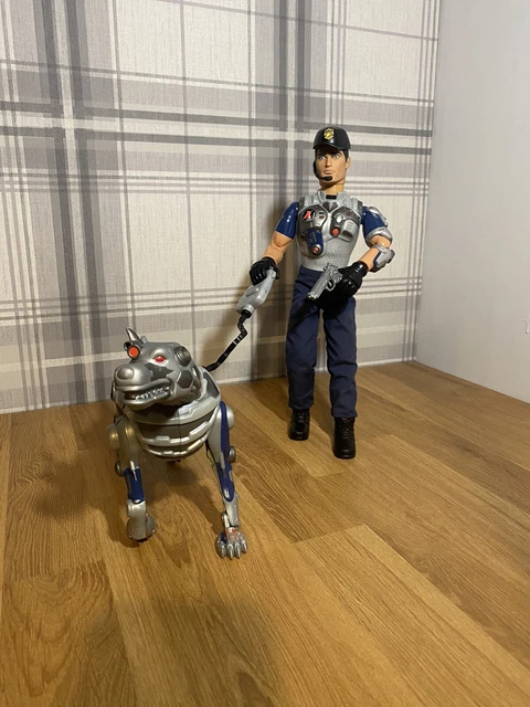 HASBRO ACTION MAN Urban Mission And Robot Dog Figure 2000 Cyborg £15.00 ...