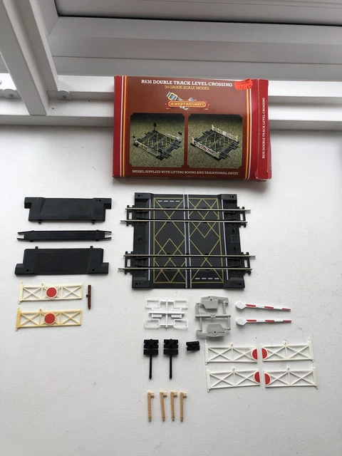 2 HORNBY LEVEL Crossing Double & Single Model Railway OO Gauge $9.50 ...