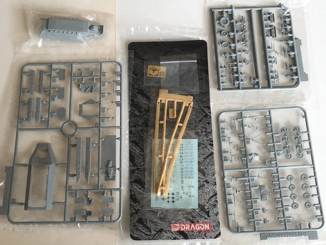 MINT NO BOX. DRAGON KIT. WWII GERMAN Sd.Kfz. 251/1 Ausf.D. 1/72 SCALE ...