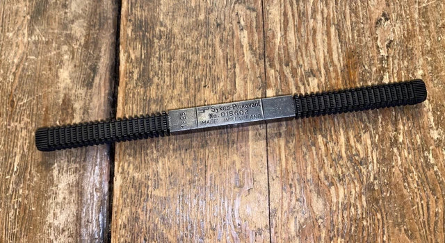 VINTAGE SYKES PICKAVANT Metric Thread Restoring File Garage Mechanics ...