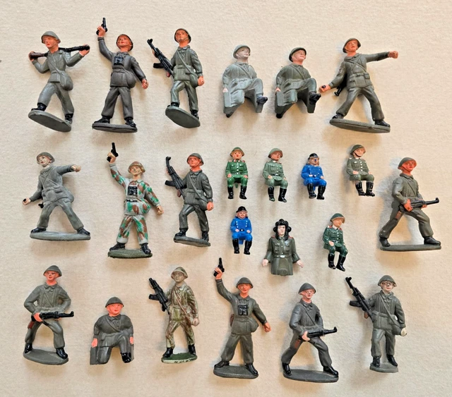 SAMMLUNG DDR NVA Soldaten Panzer Fahrer und Feuerwehr Figuren. EUR 59 ...