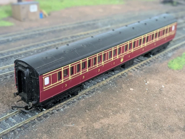 TRI-ANG R747 CALEDONIAN Railway Composite Coach No 2643 in LMS Maroon ...