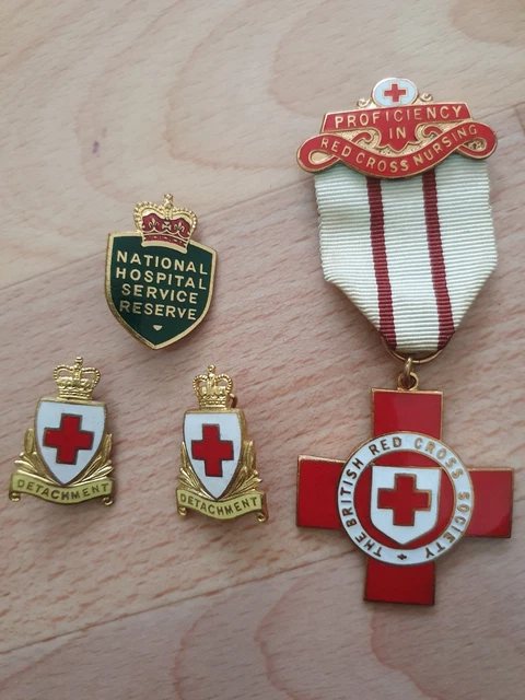 VINTAGE RED CROSS Nursing/Detachment/National Hospital Service Badges ...