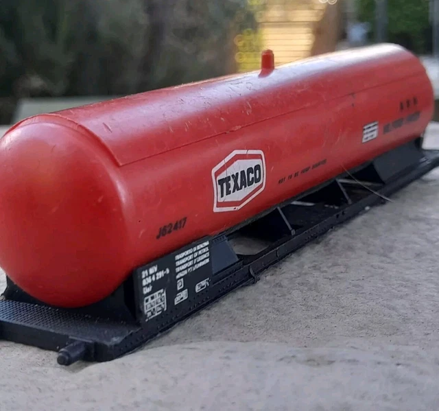 LIMA HO OO Gauge Red Petrol Tank Wagon Texaco Milford Haven Damaged ...