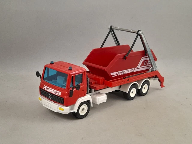 SIKU 2826 MERCEDES Benz Absetzkipper Feuerwehr 1:55 EUR 24,99 - PicClick DE