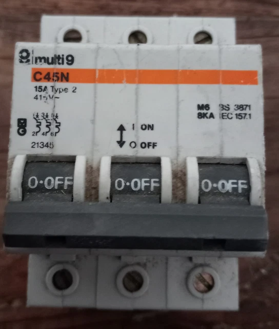 MERLIN GERIN MULTI 9 C45N 15A tipo 2 Triplo Polo MCB EUR 8,57 - PicClick IT