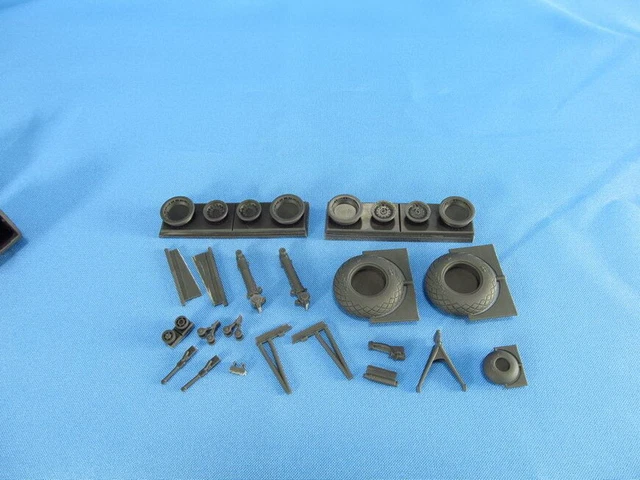 1/48 BOEING B-17 Flying Fortress Wheels with Cover for Revell/Monogram ...