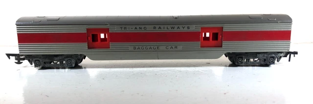 TRI-ANG R130 TRANSCONTINENTAL Baggage Car Coach Red & Silver OO Gauge ...