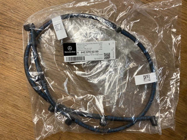 MERCEDES-BENZ OM642 LECKÖLLEITUNG A6420705632 Teil A6420700200 NEU ...