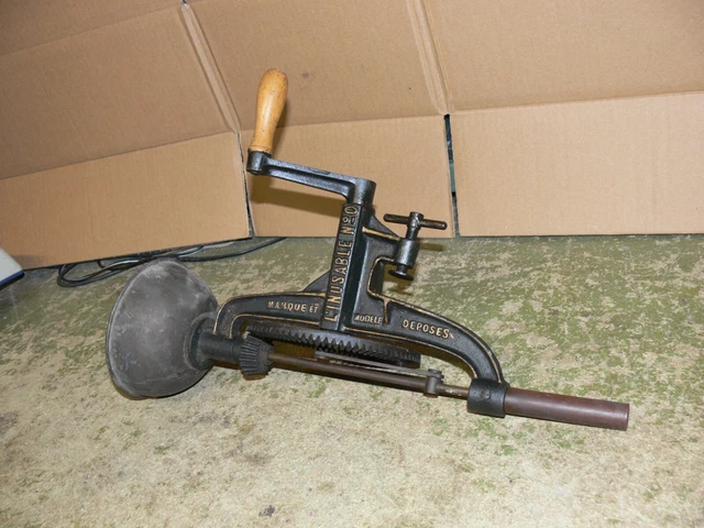 ANCIEN LAVE BOUTEILLES à manivelle "L'INUTILISABLE N°0" - Outils ...