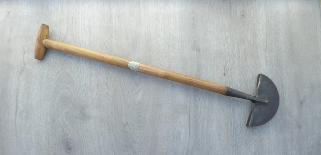 VINTAGE LAWN EDGER, Garden Half Moon Lawn Edging Spade Border . SPEAR ...