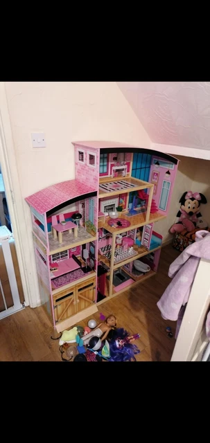 LARGE WOODEN DOLLS House With Furniture £104.70 - PicClick UK