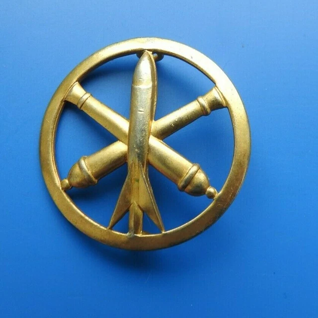 #1423# BERET BADGE OF THE 2ND ARTILLERY REGIMENT gold £6.24 - PicClick UK