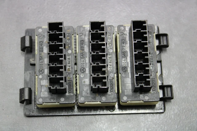 MERCEDES W221 VERTEILERKASTEN Relais Sicherungskasten A0045467540 AMG S ...