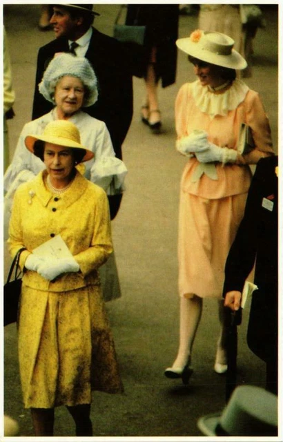 CPM AK PRINCESS Diana with The Queen and Queen Mother BRITISH ROYALTY ...