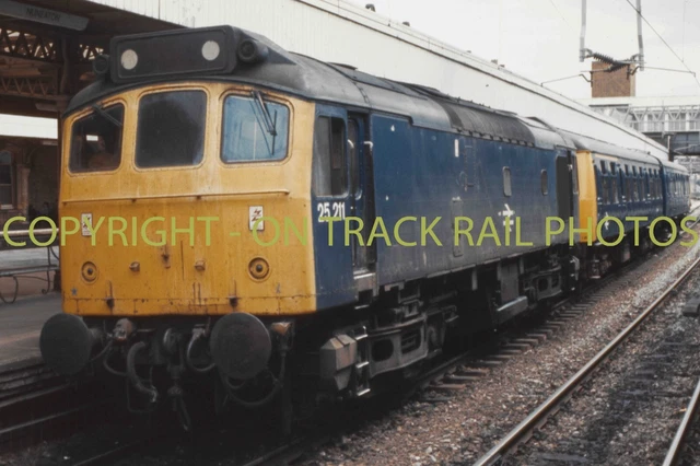 UK RAILWAY PHOTOGRAPH Of Class 25 25211. Rm25-402 £1.70 - PicClick UK