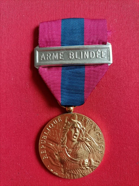 MÉDAILLE DÉFENSE NATIONALE Échelon Bronze /Agrafe Arme Blindee EUR 15 ...