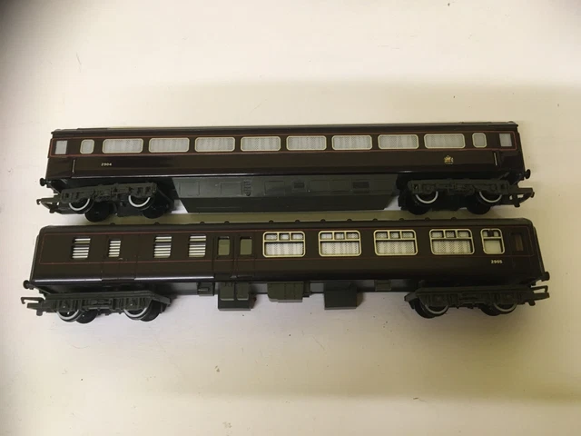 LOT..629X...OO GAUGE HORNBY MK2 /3 .ROYAL COACHES...X...2....SHORT ...