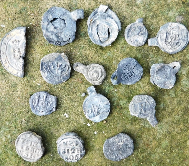 NO RESERVE Medieval & Tudor Lead Cloth Bale Seals Tudor Metal Detecting ...
