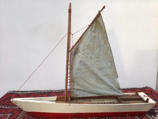 VINTAGE SCRATCH BUILT WOODEN MODEL BOAT / POND YACHT / FISHING BOAT ...