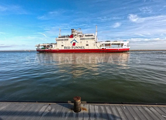 6X4” PRINT - Red Funnel Ferry Red Osprey £2.40 - PicClick UK
