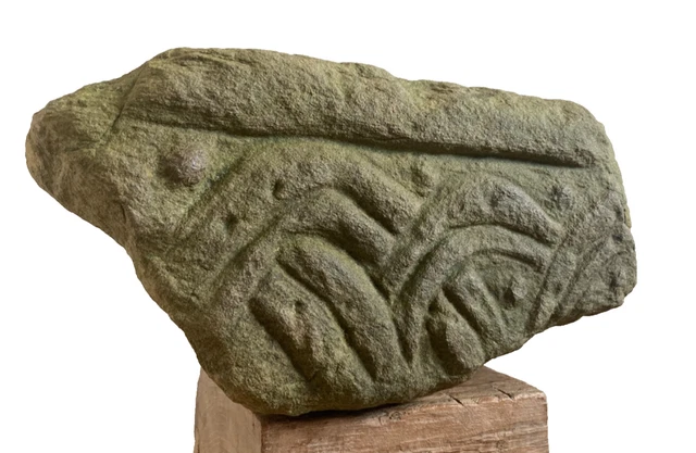 RARE ANCIENT BRITISH MEDIEVAL ANGLO SAXON CARVED STONE FRAGMENT with ...