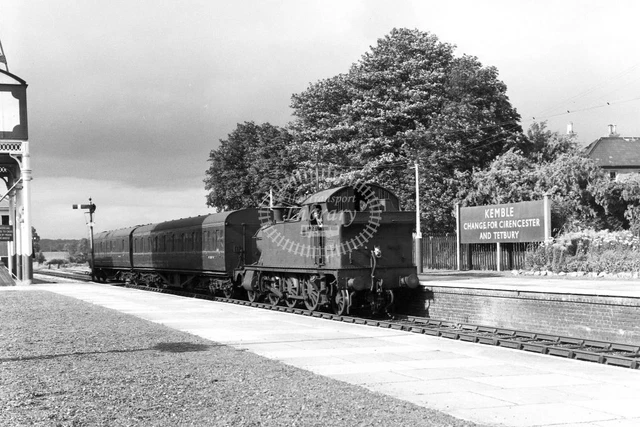 PHOTO BRITISH RAILWAYS Steam Locomotive Class BR ex GW 4575 5564 Kemble ...
